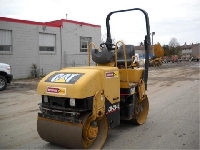 Caterpillar CB-214E importada en buenas condiciones