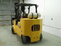 Montacargas Caterpillar GC55 usada a la venta