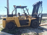 Montacargas Caterpillar DP90 usada en buen estado