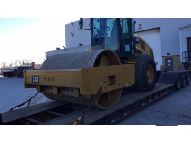Compactadora Vibratoria Caterpillar CS66 en buenas condiciones